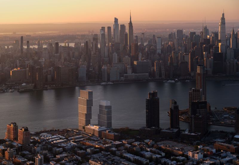 Eagle + West Waterfront Towers Debut at 1 Eagle Street in Greenpoint ...