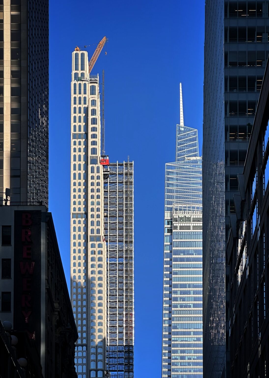 Cladding Reaches Pinnacle of KPF's 520 Fifth Avenue Supertall in Midtown, Manhattan - New York YIMBY