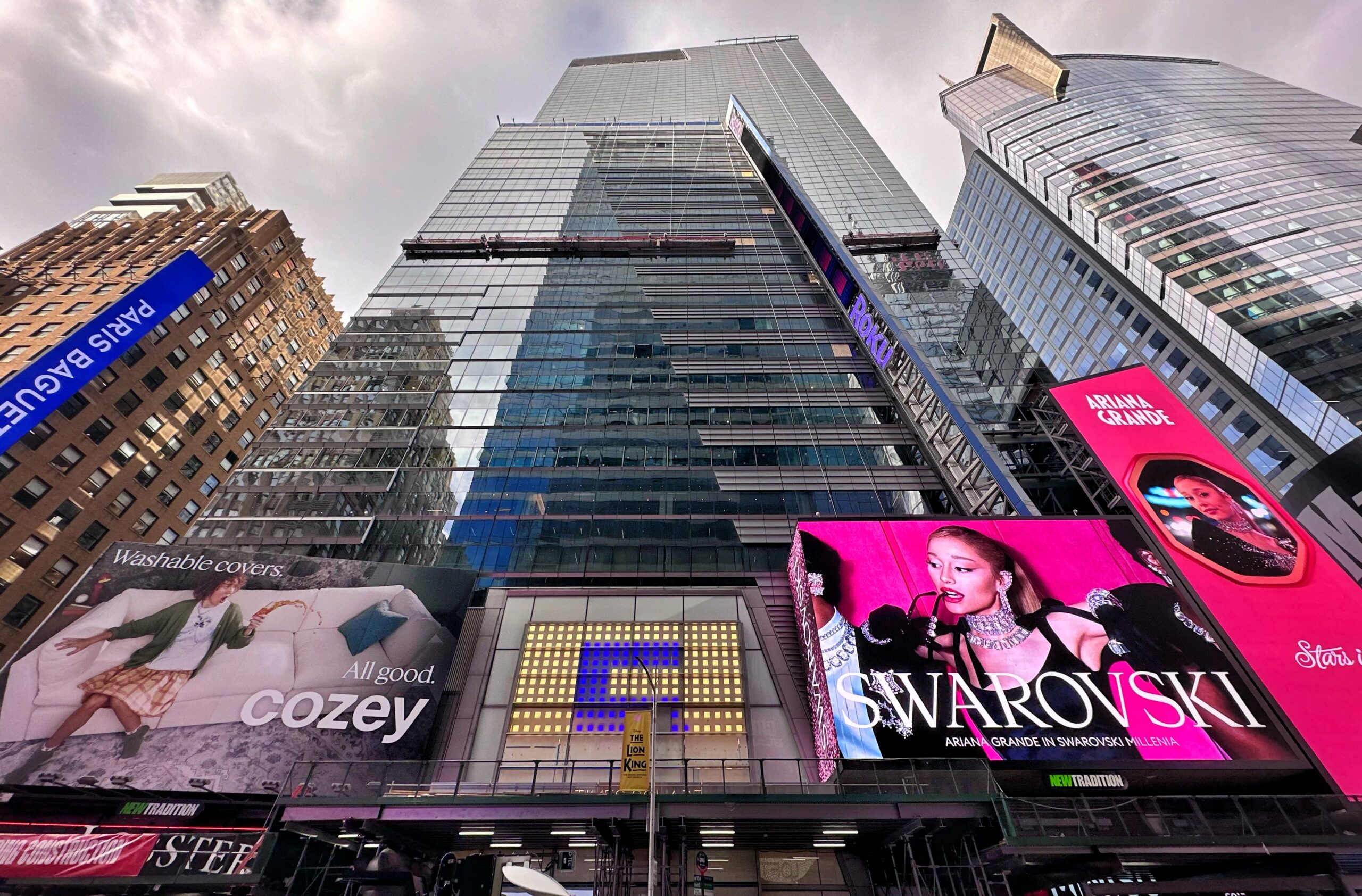 5 Times Square Begins 1,250-Unit Office-to-Residential Conversion in ...